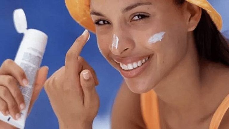 Kenali Yuk! Cara Reapply Sunscreen yang Benar & Tepat